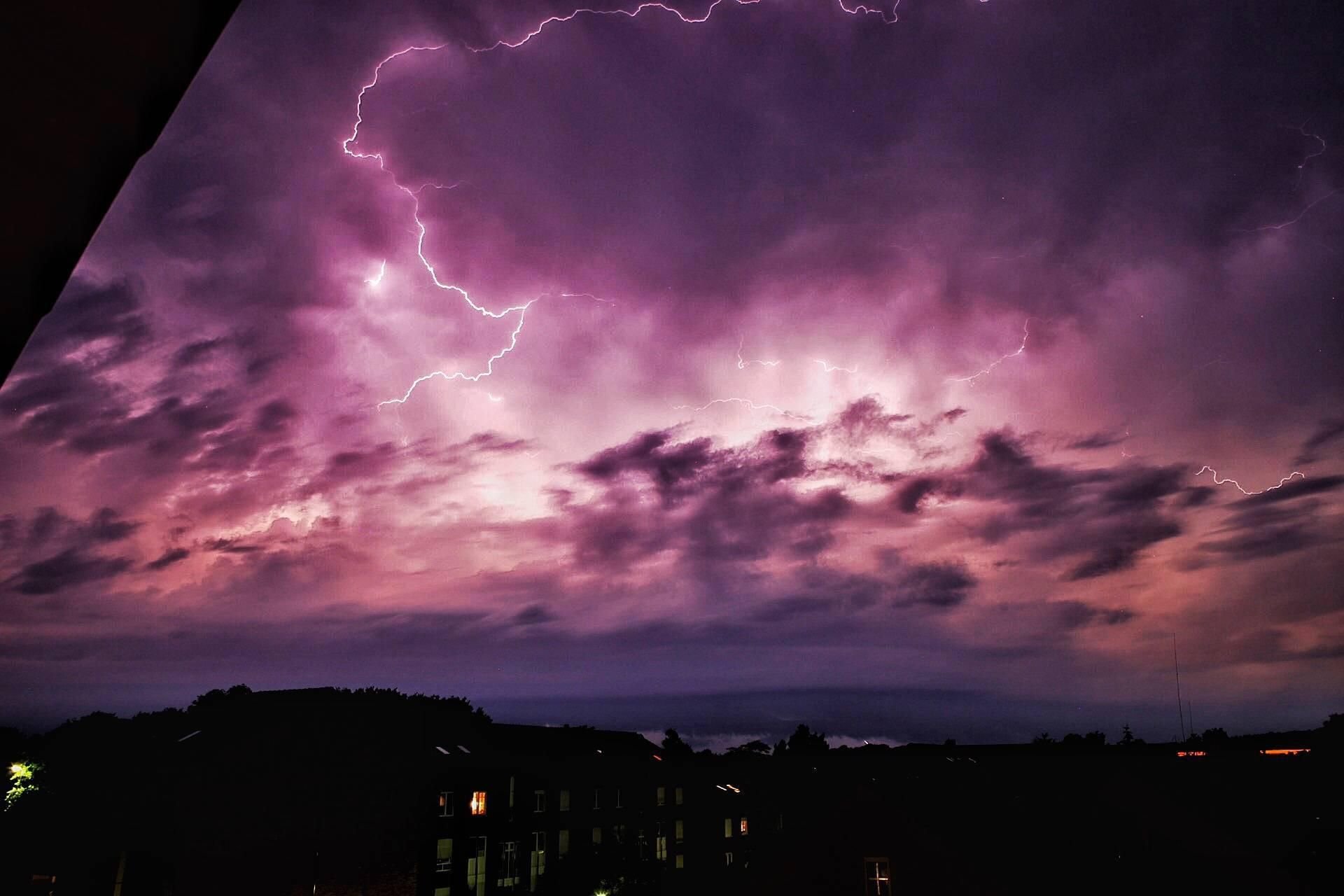 Mann im Kreuzviertel von Blitz getroffen