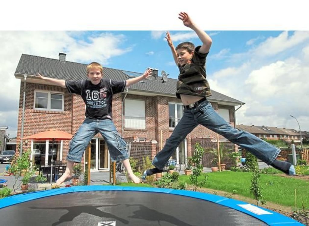 Kinder machen große Sprünge