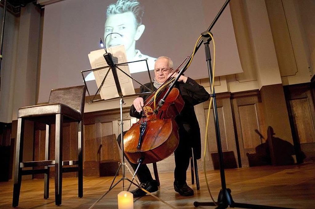 Er spielt Cello für David Bowie