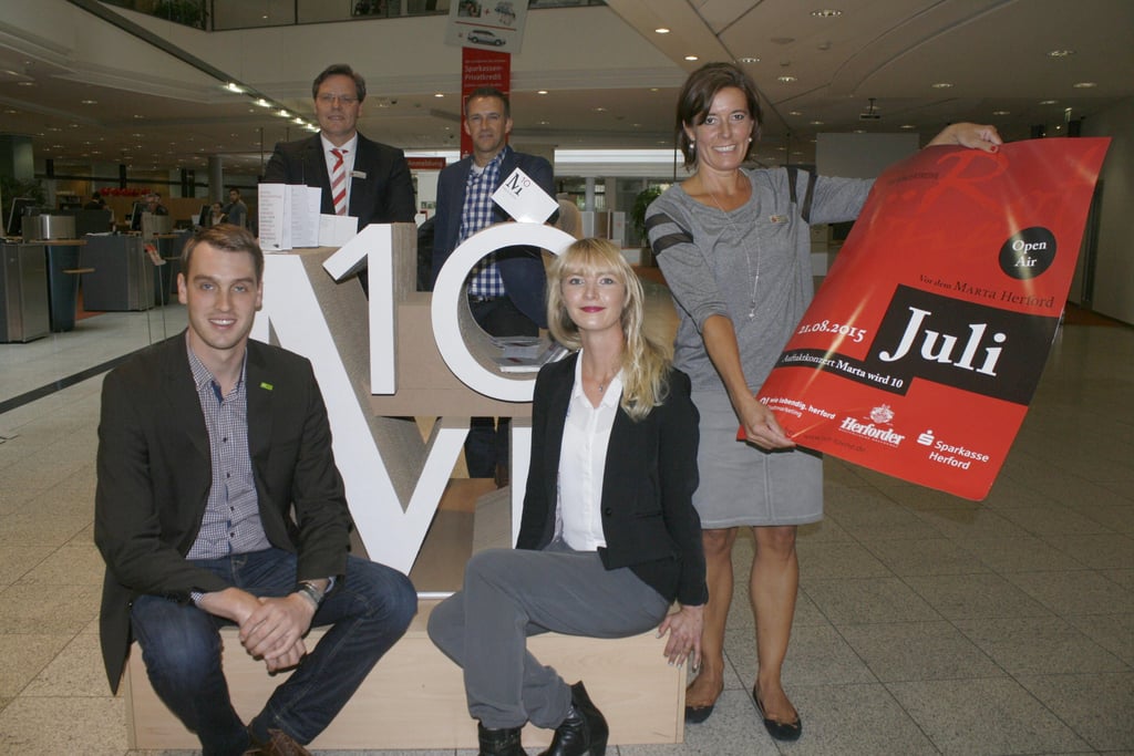 Juli kommt im August