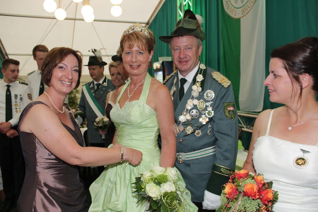 Schützen verlegen Fest ins Zelt