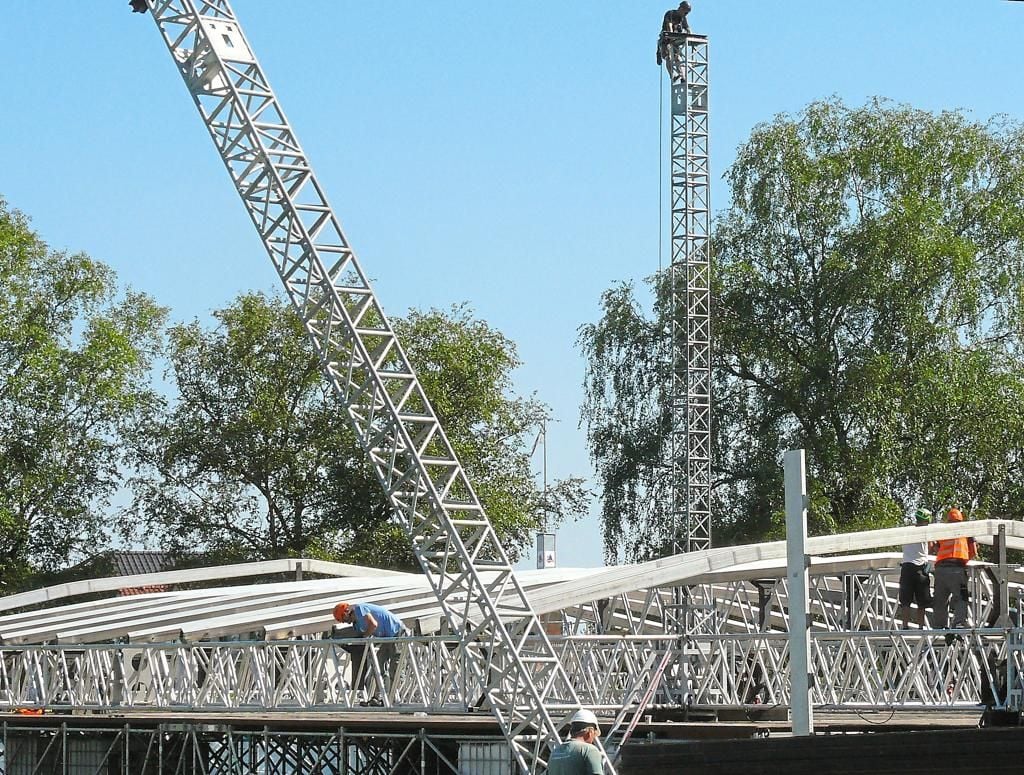 Tonnenschwere Bühne für Unheilig und Santiano wächst