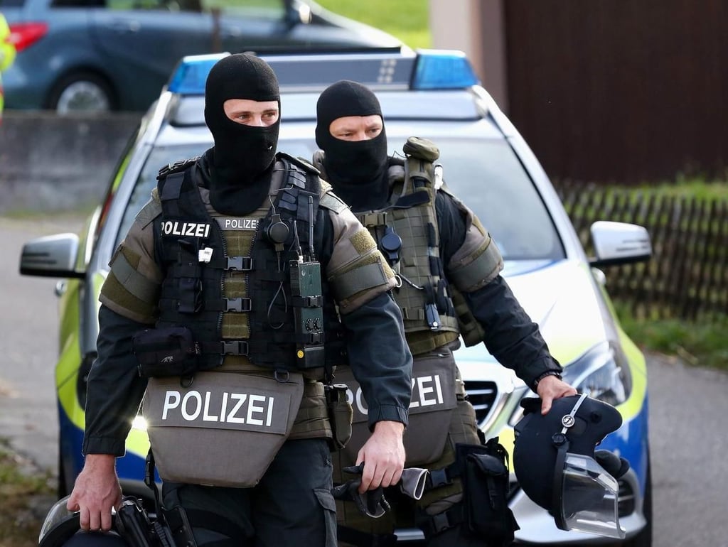 Ahlen: SEK-Einsatz bei Edeka! Mann bedroht Kunden mit Messer