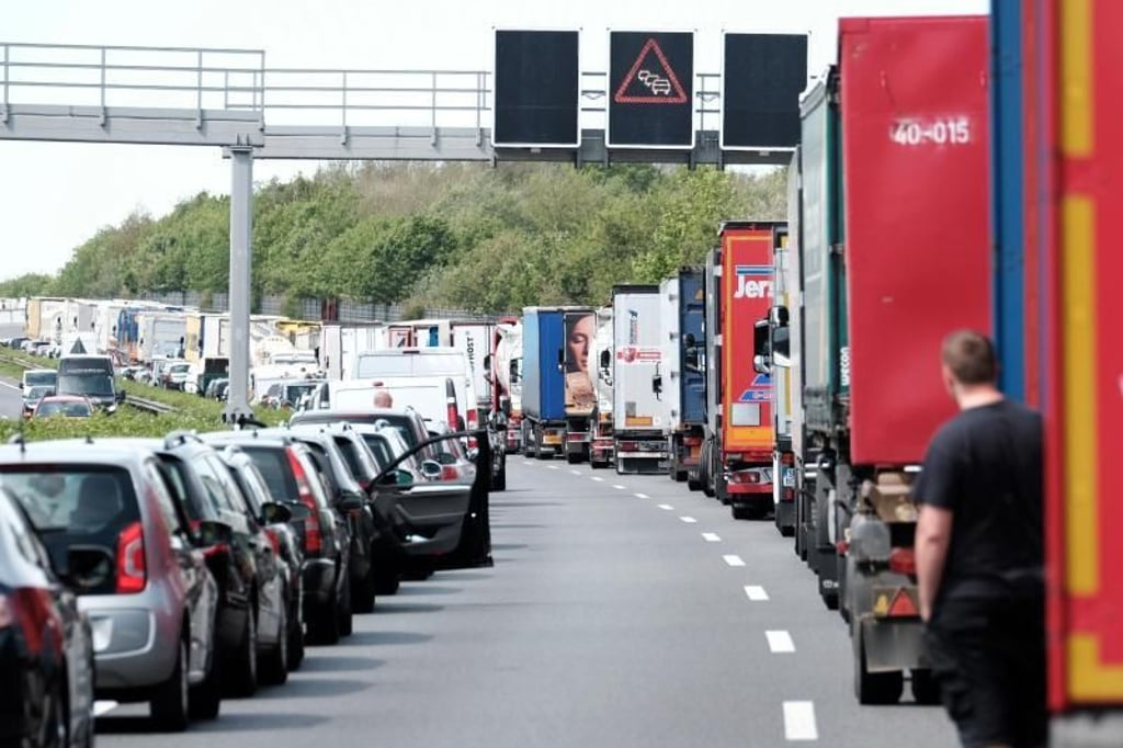 A31/Gescher: Stau nach Lkw-Unfall – Sperrung bis Mittwoch