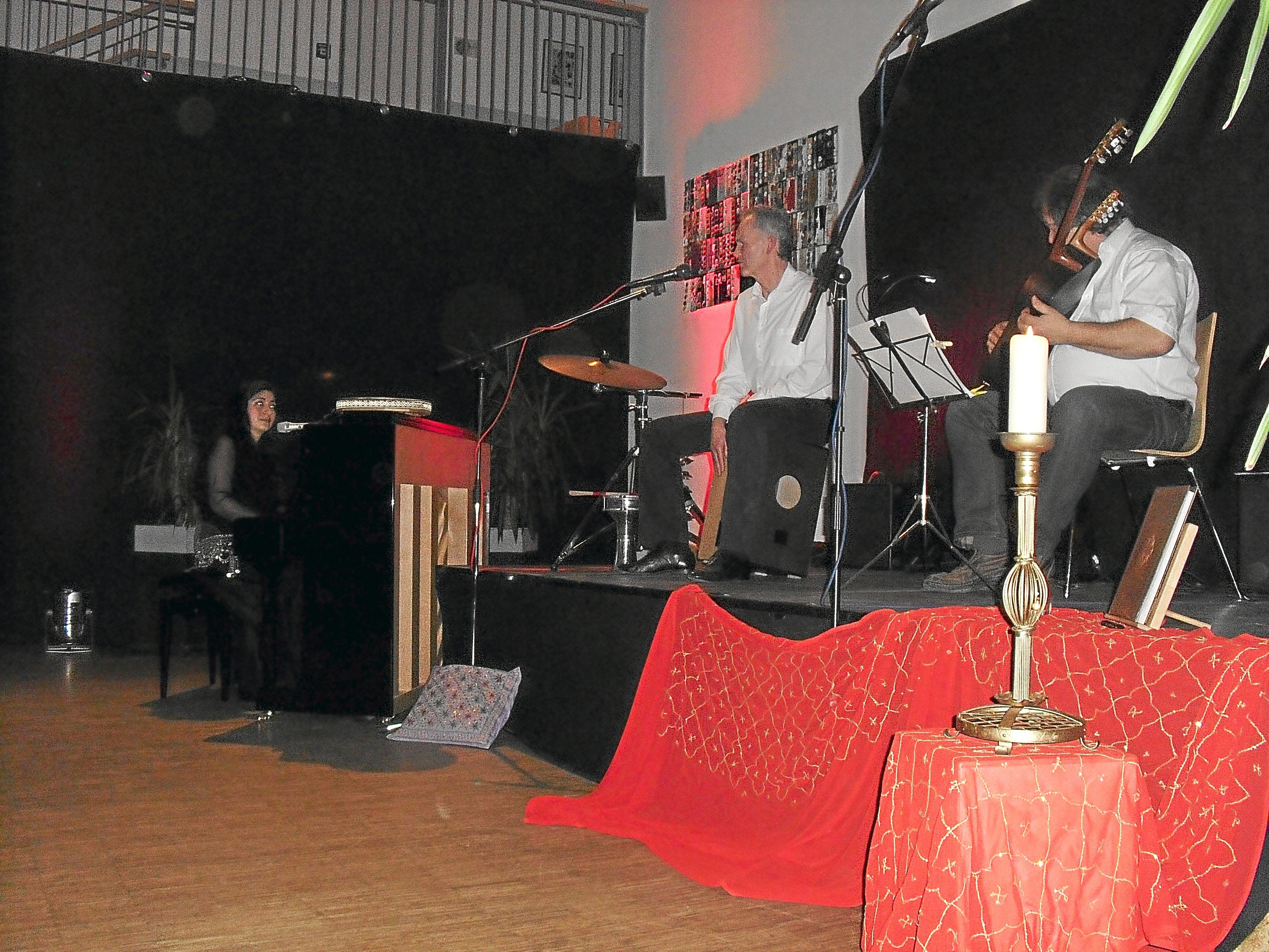 Sevil Mammadova bringt Besuchern im La Vie die Kultur Aserbaidschans nahe