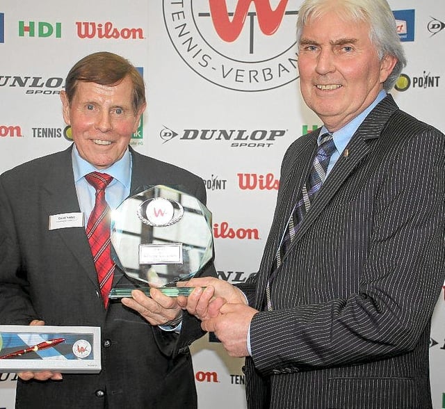 Seltene Ehrung für Ernst Sasse