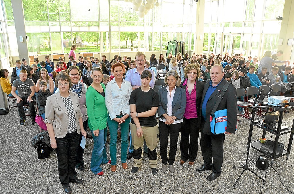 Jugendliche öffnen Tür zur Berufswelt