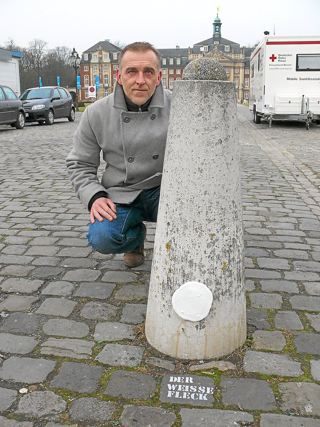 Künstler Stephan Us schlägt statt Hindenburgplatz „Der weiße Fleck“ vor