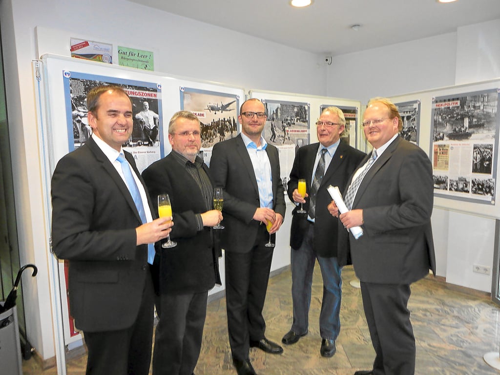 Historische Zeitausstellung erzählt in Fotos und Dokumenten die ...