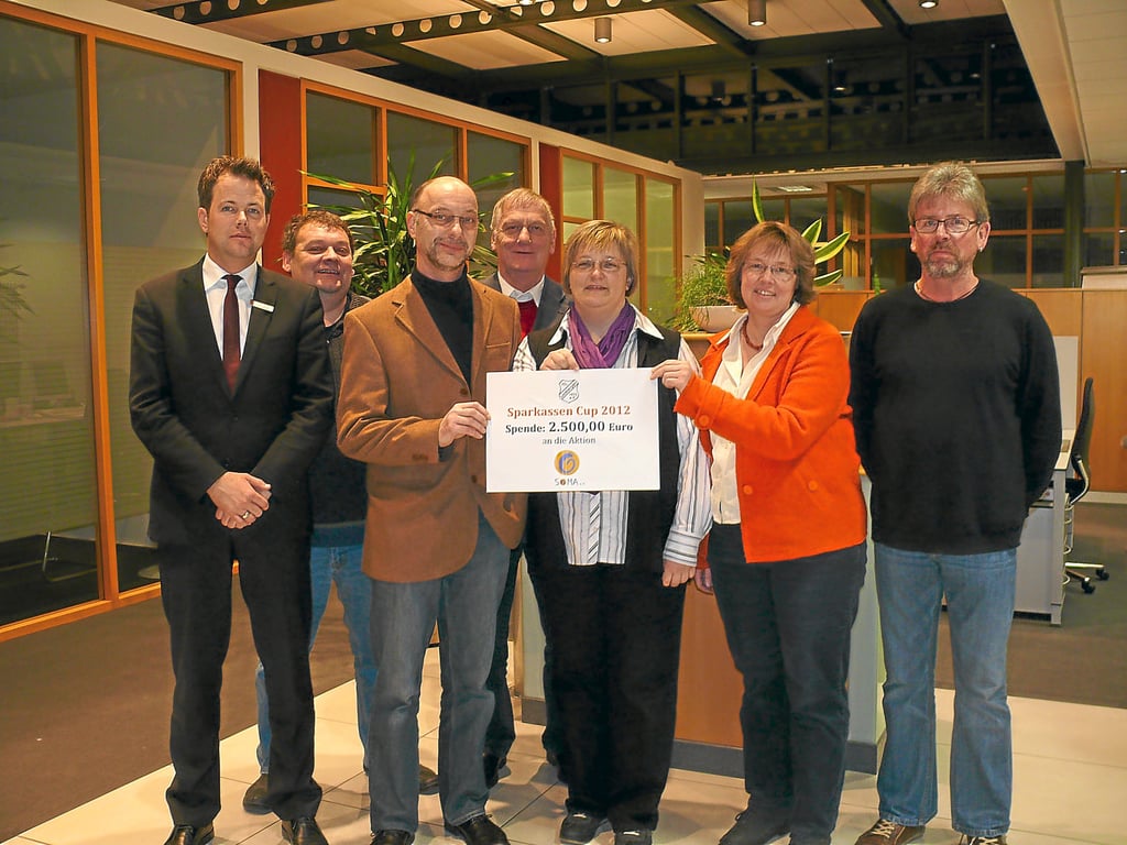 VfL übergibt 2500 Euro an den Verein „SoMA“