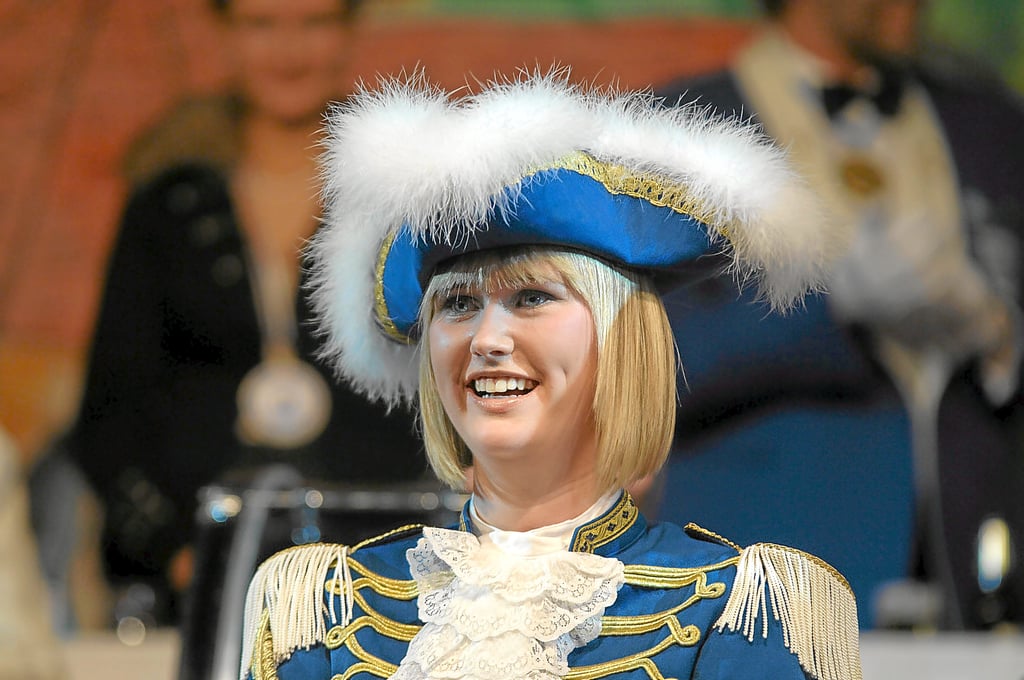 Zwei Schwestern und eine Uniform: Jana Marquardt löst Lisa im Karneval ab