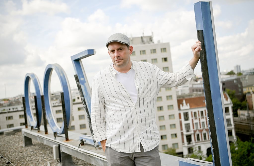 Sebastian Bezzel: Im Freibad lernt man fürs Leben