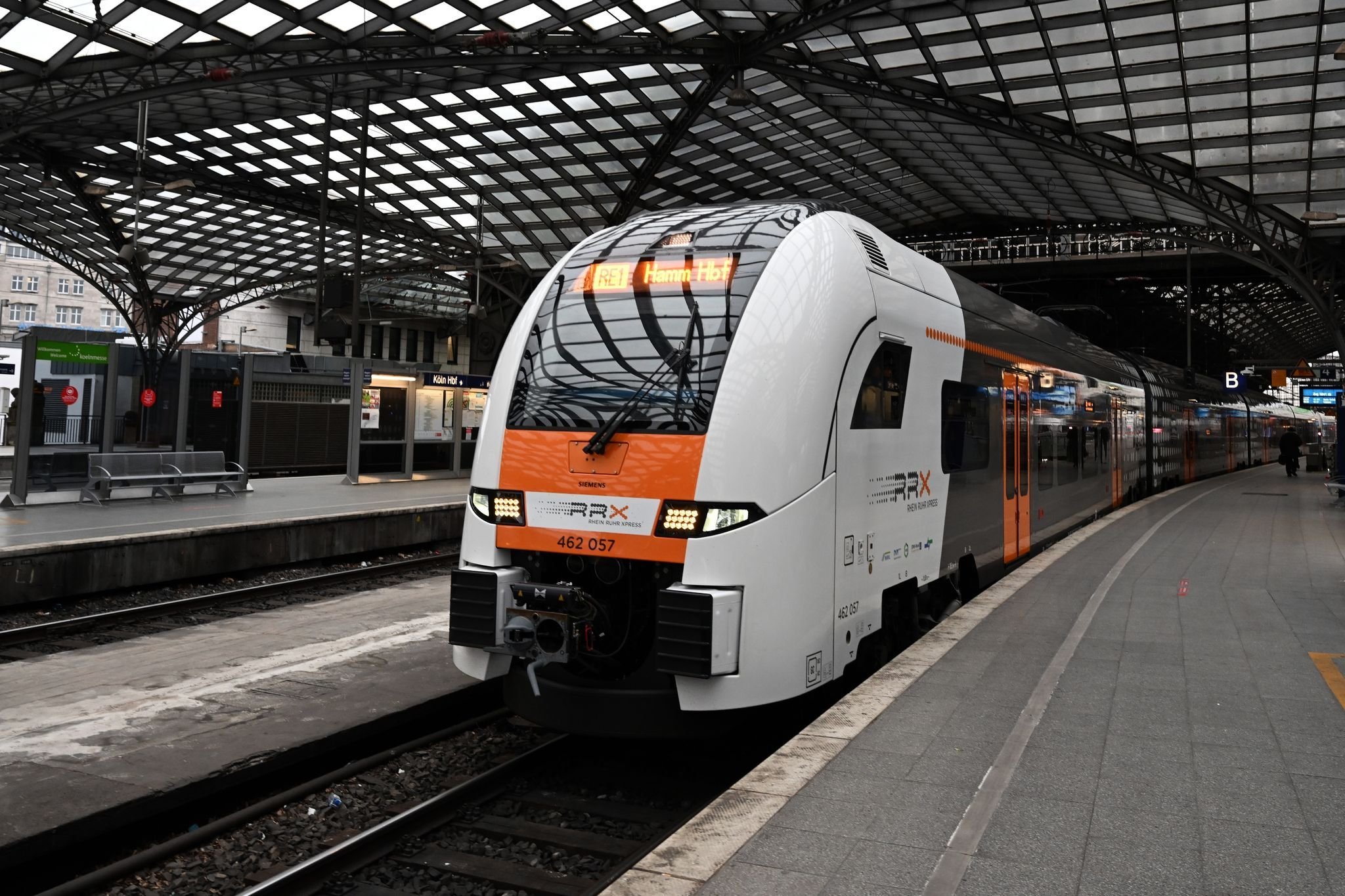 RRX-Ausbau: 48 Bahnhöfe umgebaut, 84 Züge unterwegs