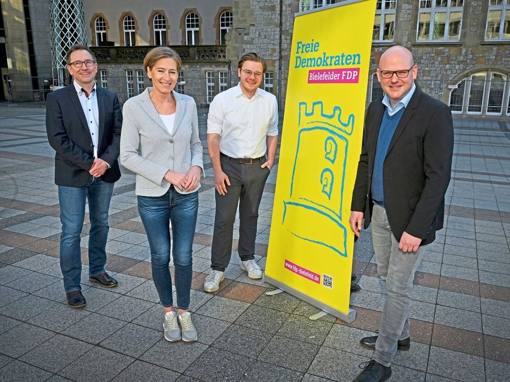 FDP-Kreisverband Bielefeld bestätigt Vorsitzenden Maik Schlifter