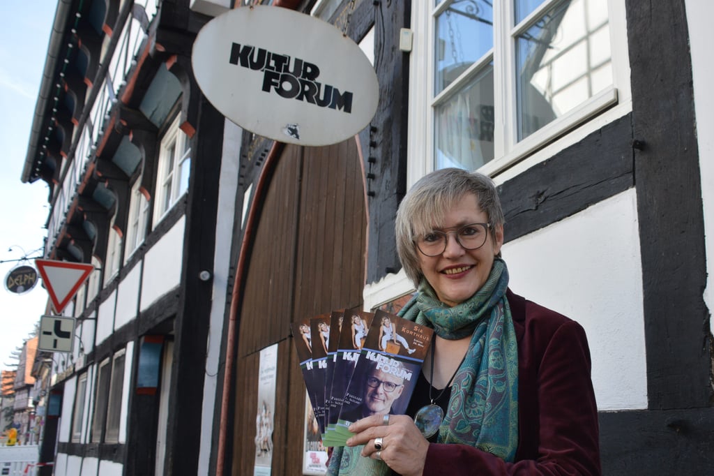 Lena Volmert gibt Vorsitz im Warburger Kulturforum ab