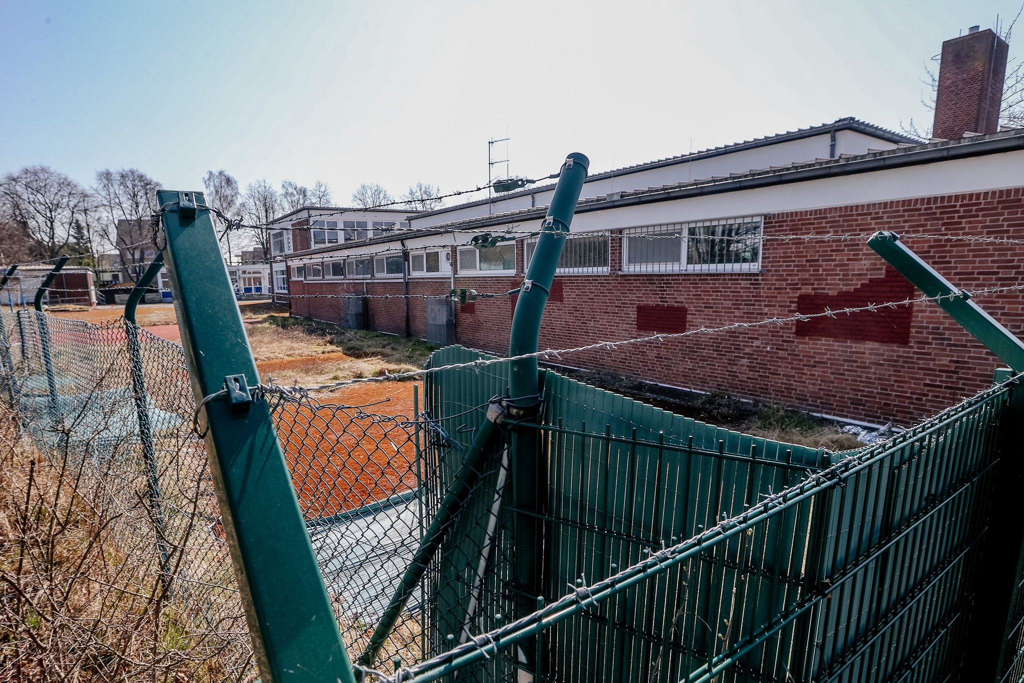 In die ehemalige Bishopspark-School in Paderborn soll wieder Leben ...