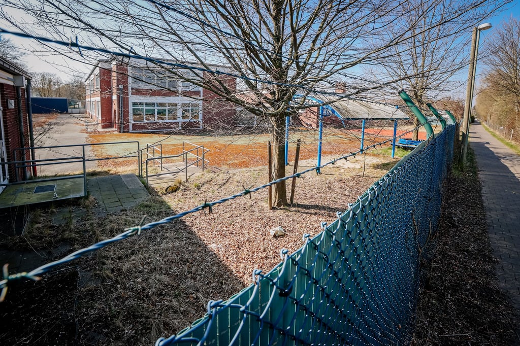 In die ehemalige Bishopspark-School in Paderborn soll wieder Leben ...