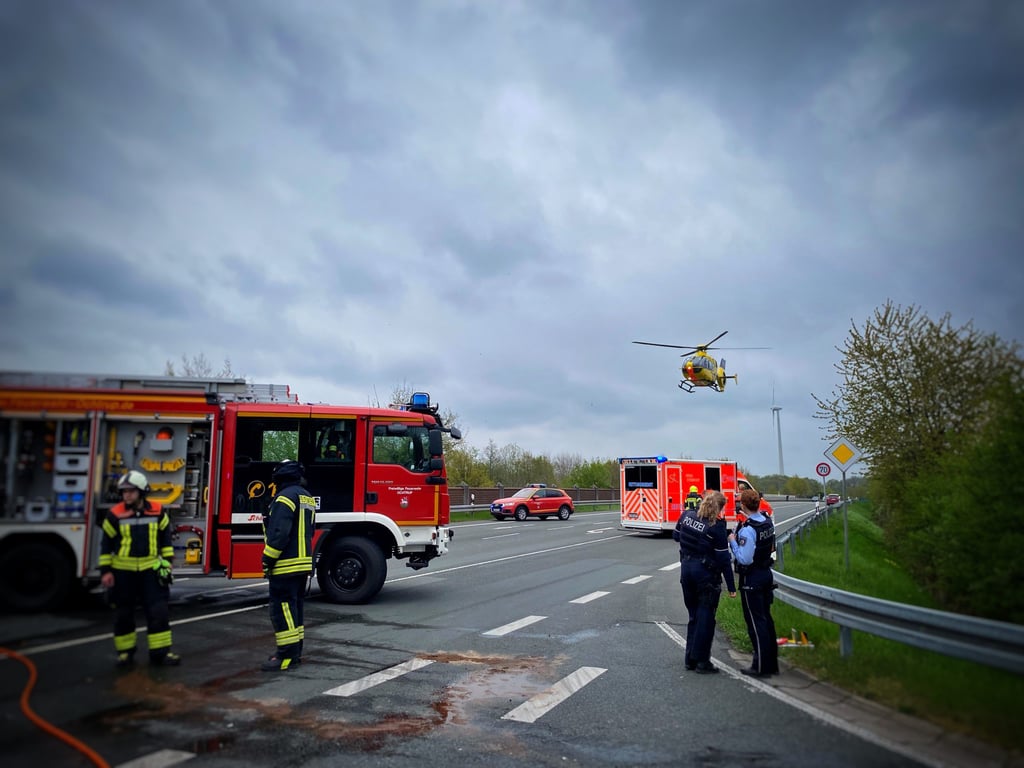 Ochtrup: Schwerer Unfall nahe der B54 – Autos stoßen frontal zusammen