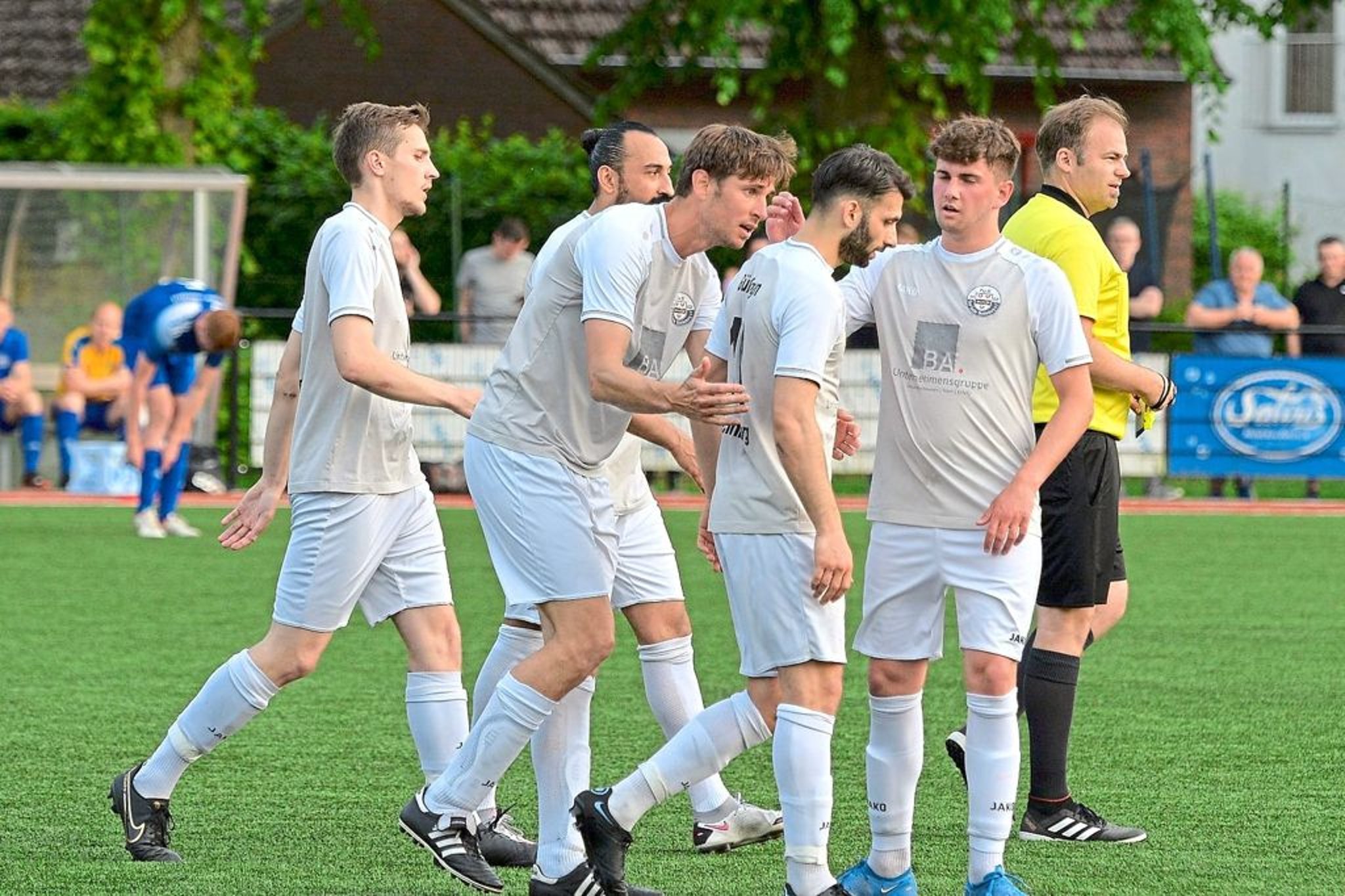 Bienemann und Dindic mit Remis einverstanden