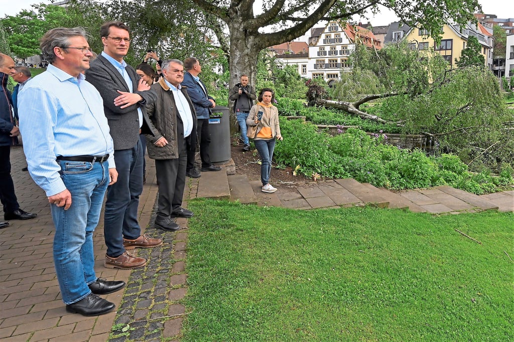 Ein Jahr nach dem Tornado: Paderborns Bürgermeister Michael Dreier ...