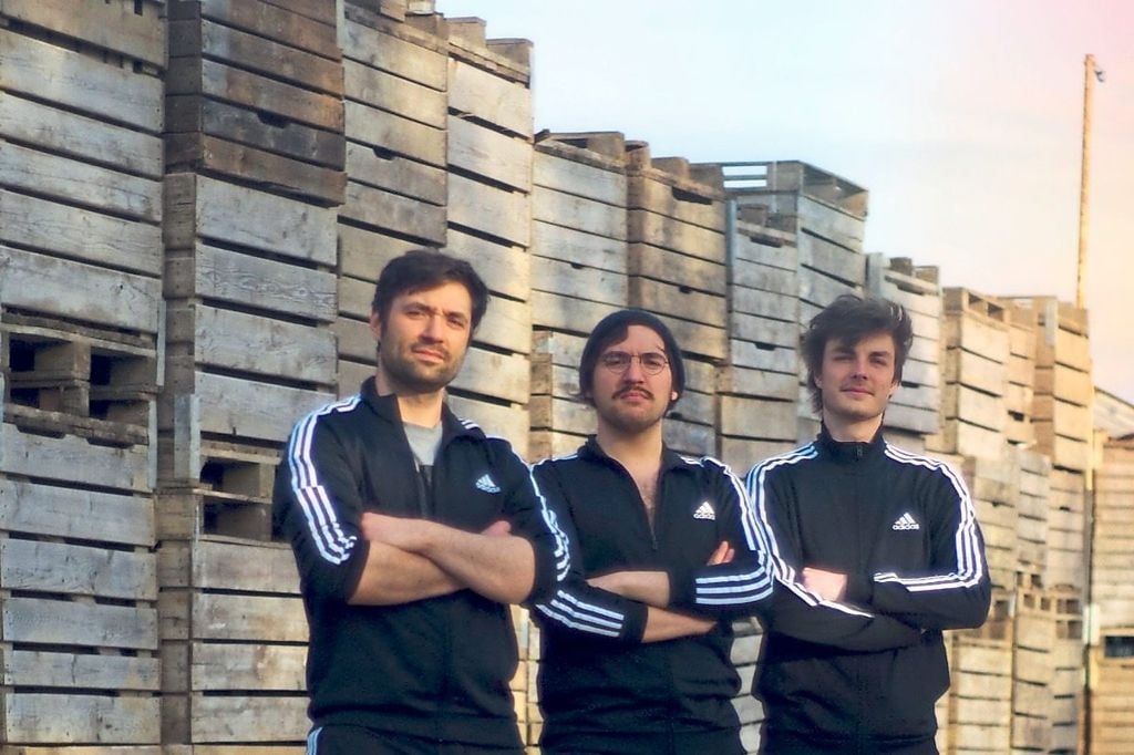 Drei Balkaneros heizen mit Rock ein