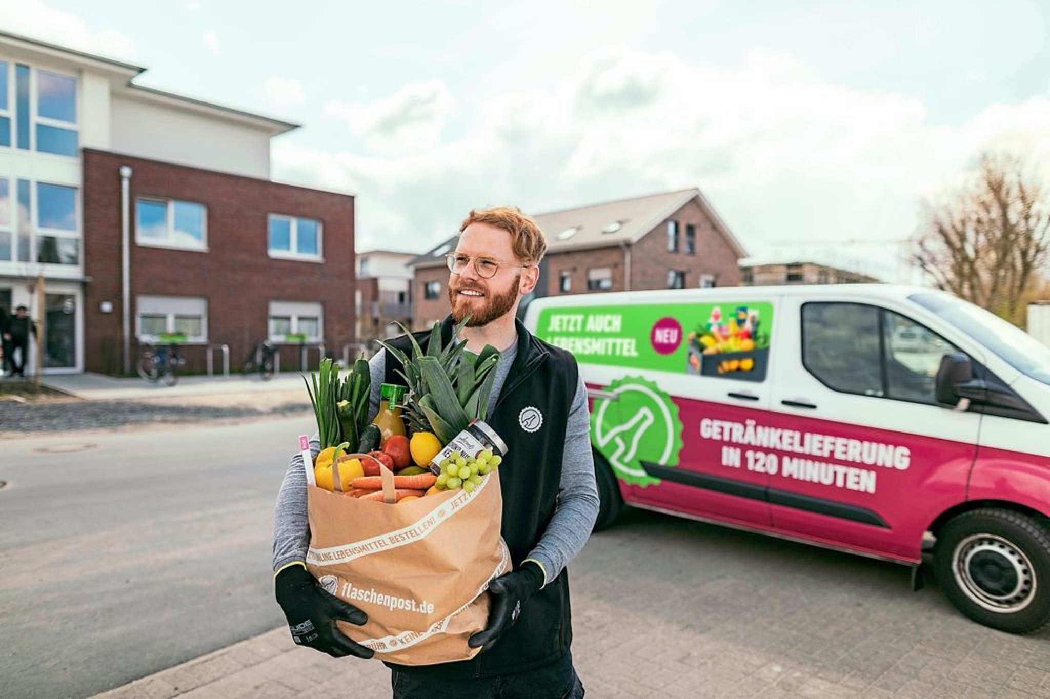 Flaschenpost mit Obst