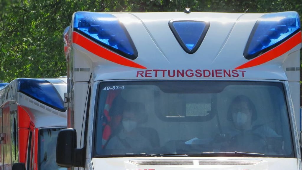 Coesfeld: Schwerer Unfall auf B474 – Bundesstraße voll gesperrt