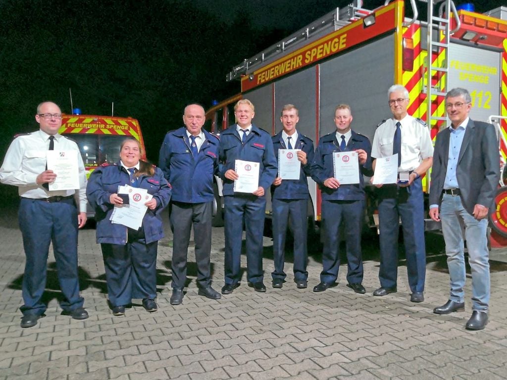 Sechs Beförderungen vorgenommen