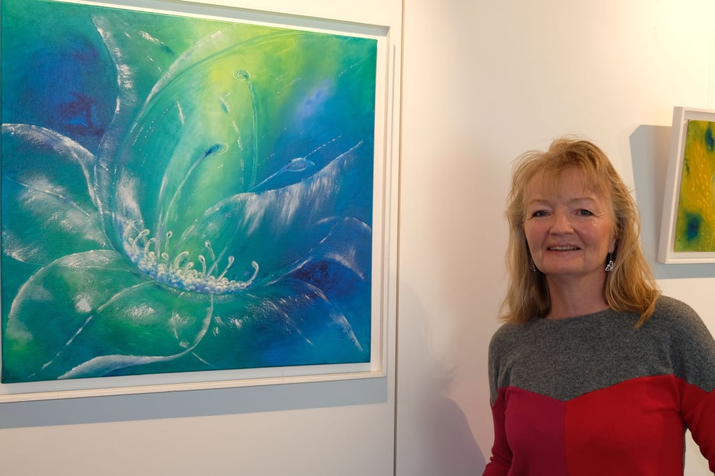 Farbenfrohe Werke im Rathaus Hiddenhausen