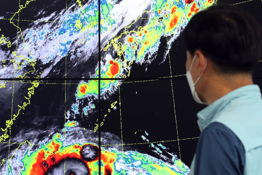 Heftiger Taifun nähert sich Japans Urlaubsparadies Okinawa