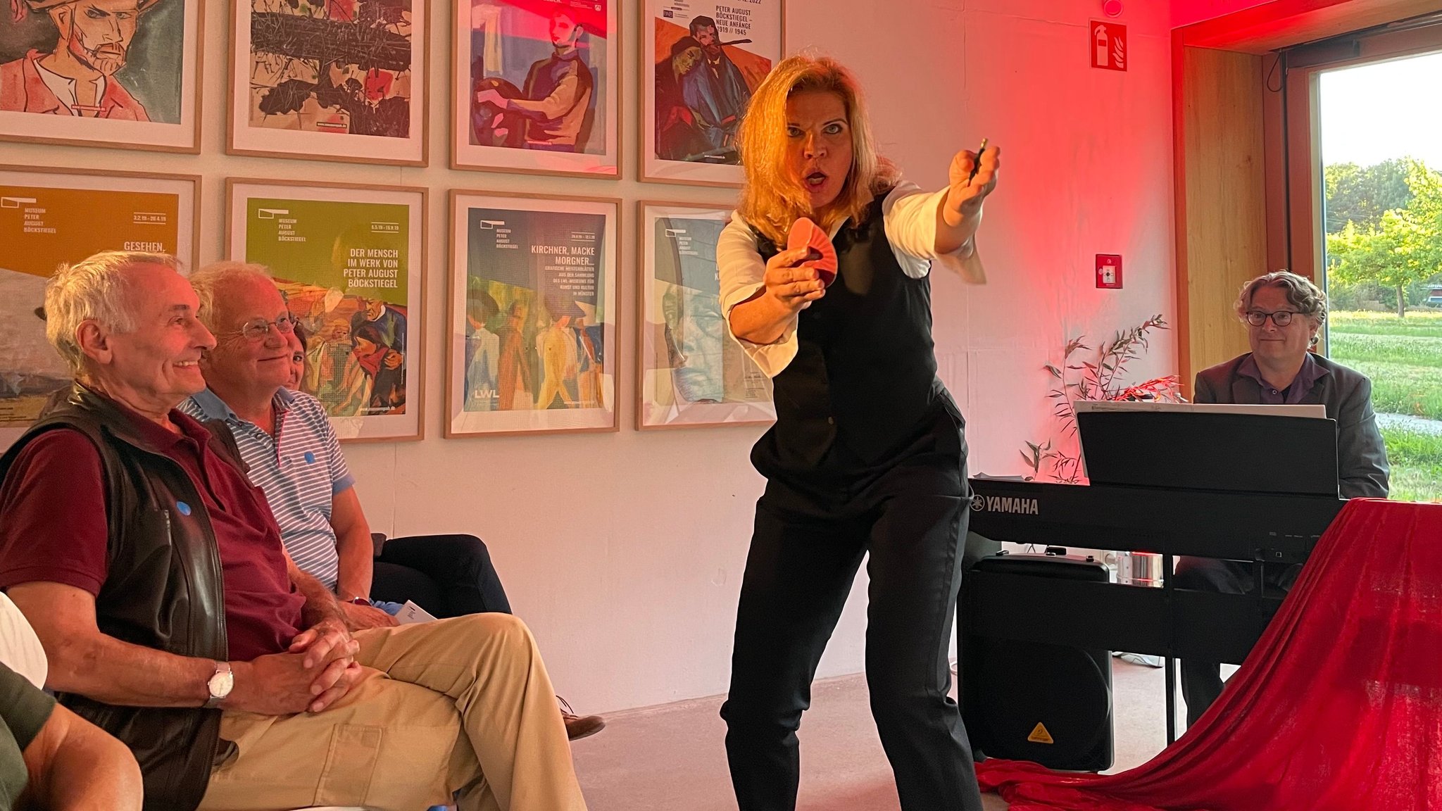 Tucholsky-Abend im Museum: Publikum feiert Duo samt Chor