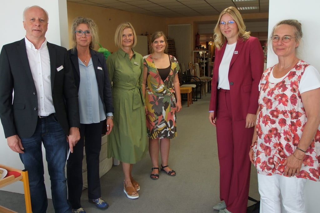 Sortiment spricht sich bis nach Australien herum: Möbel & mehr in ...