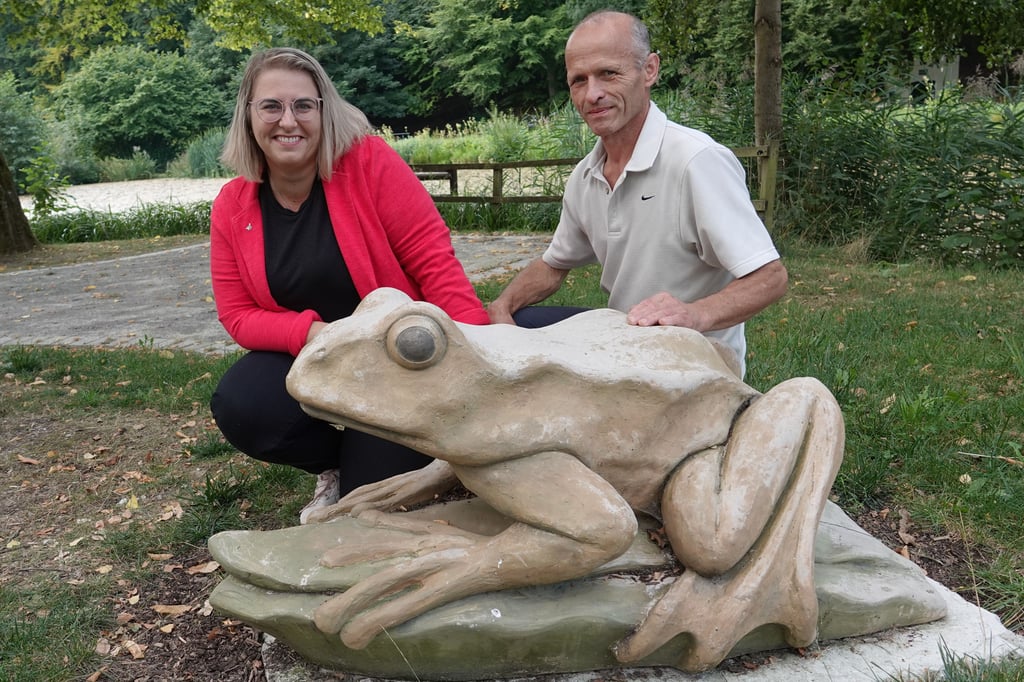 Die Höpper taufen ihren Frosch in Engar