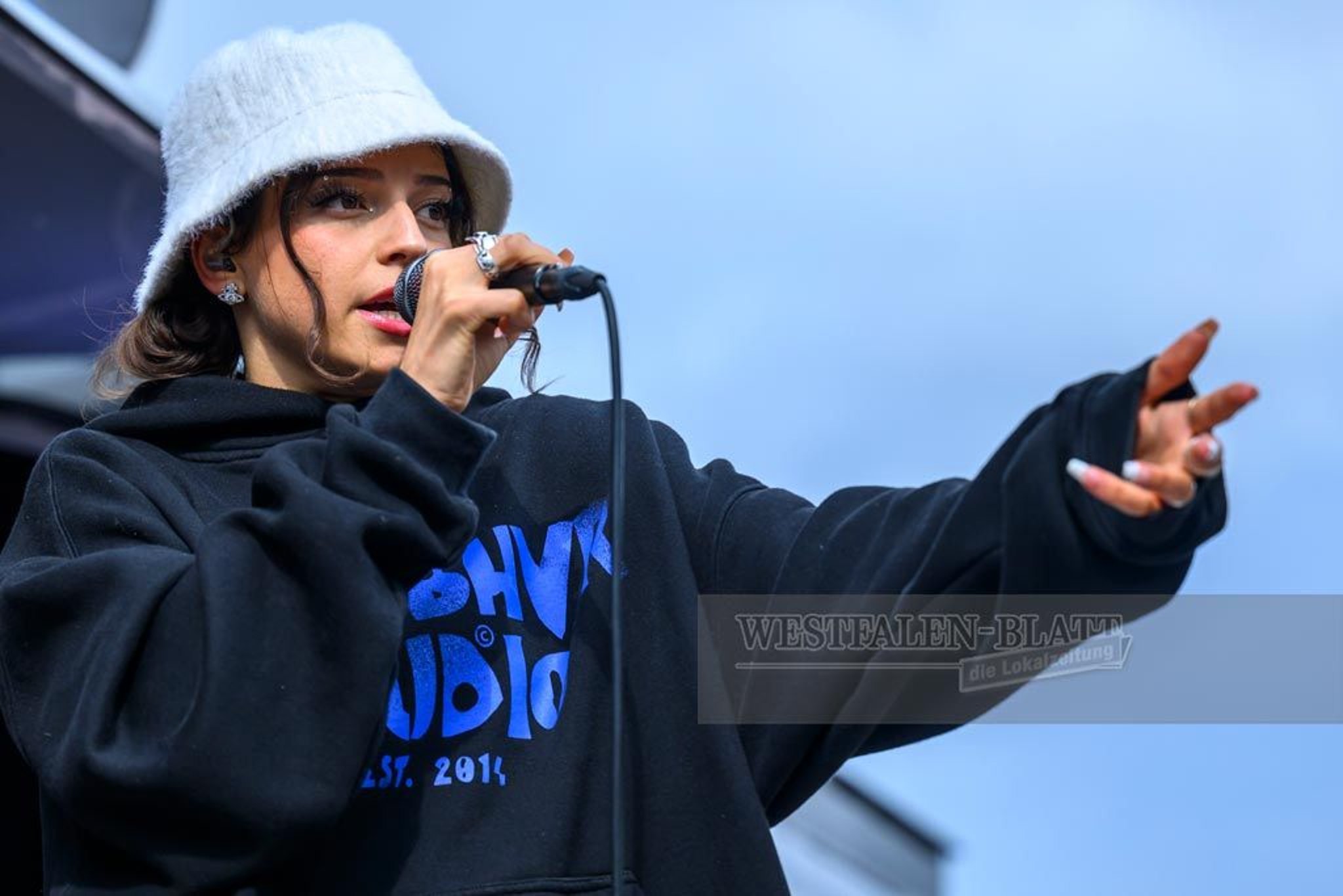 2022: Nina-Chuba-Konzert am Lokschuppen in Bielefeld vor 1800 Fans