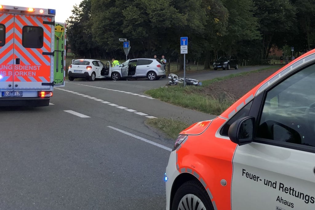Heek: Schwerer Unfall auf Kreuzung: Motorradfahrer getötet