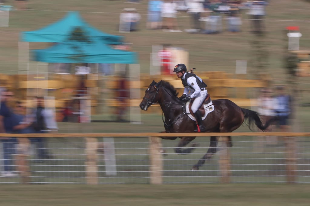 Jung und Vielseitigkeitsteam in Italien auf Gold-Kurs