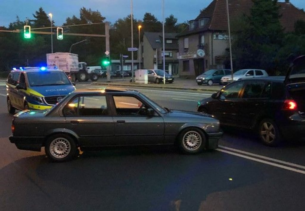 Unfall nach illegalem Autorennen