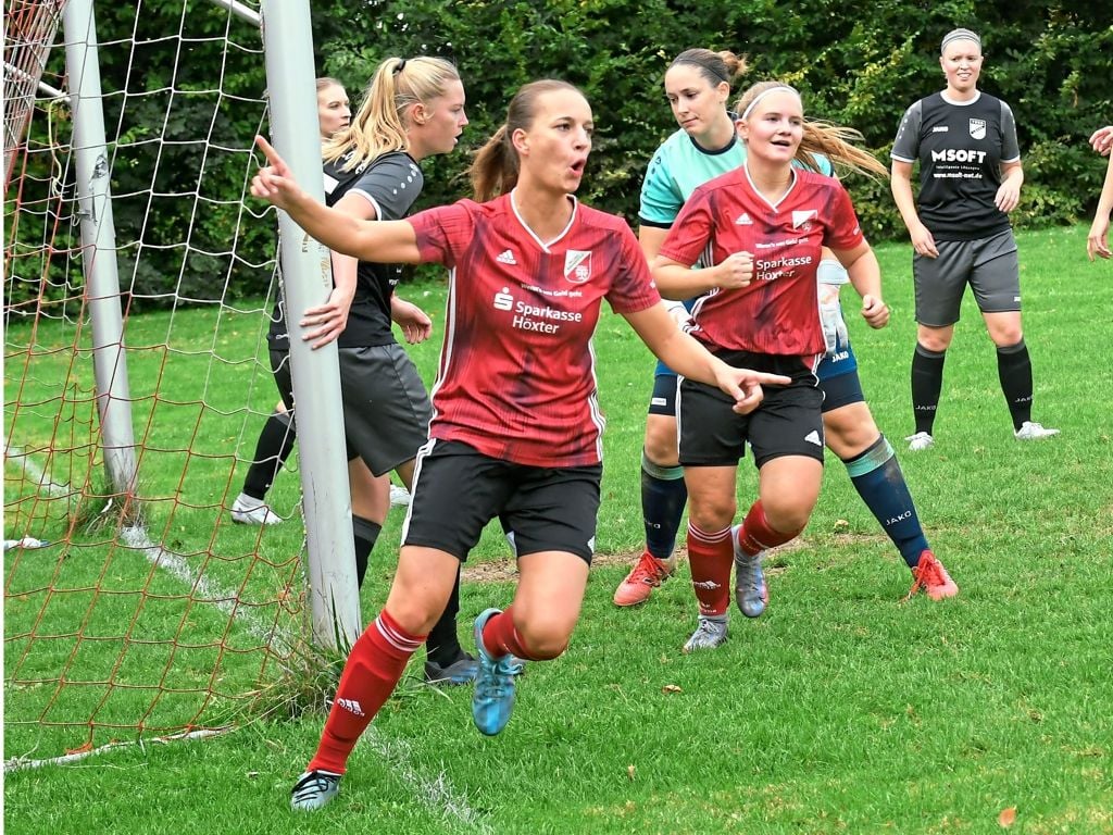 Frauenfußball-Landesliga: FFC Nethegau gegen TuRa Löhne im Torrausch
