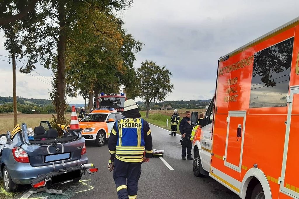 Zwei Schwerverletzte bei Unfall auf B 7 bei Scherfede