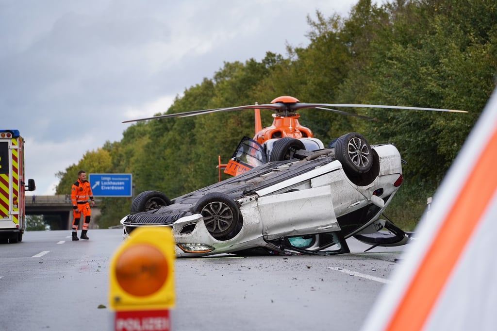 Auto überschlägt sich: 15 Kilometer Stau auf der A2 bei Bielefeld