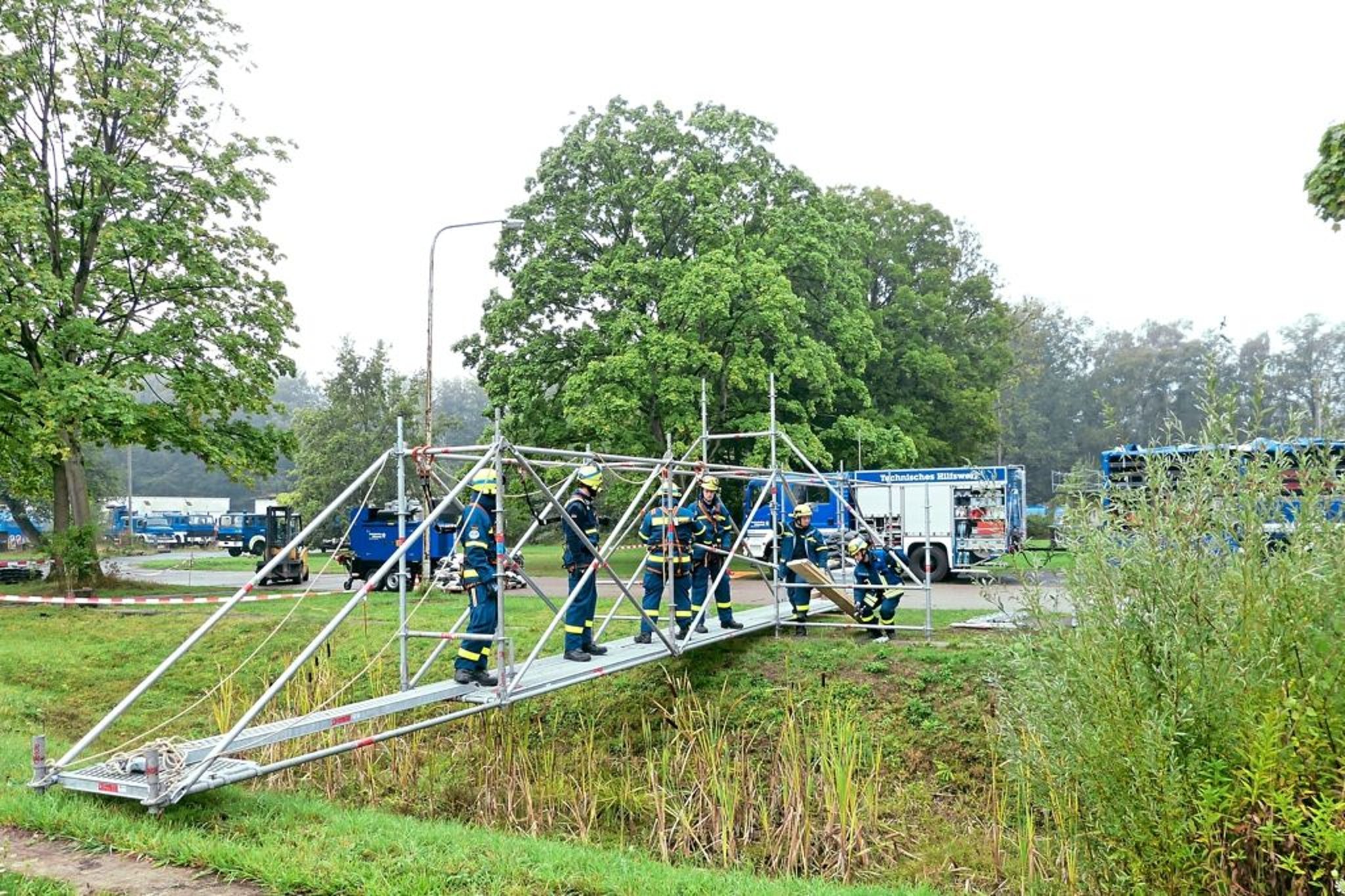 Deichbruch fordert Einsatzkräfte