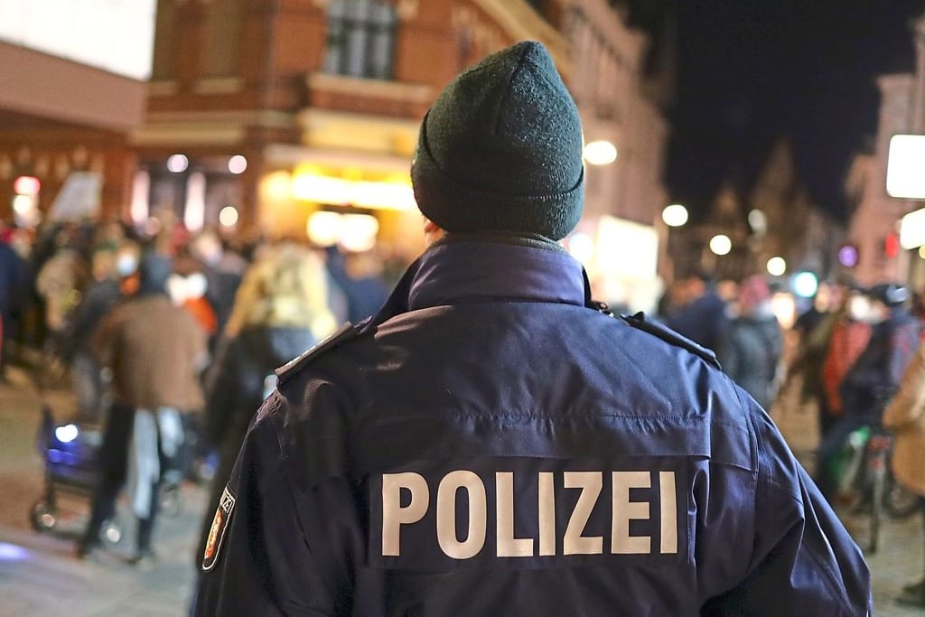 Montags-Demos: Polizei weiter vor Ort