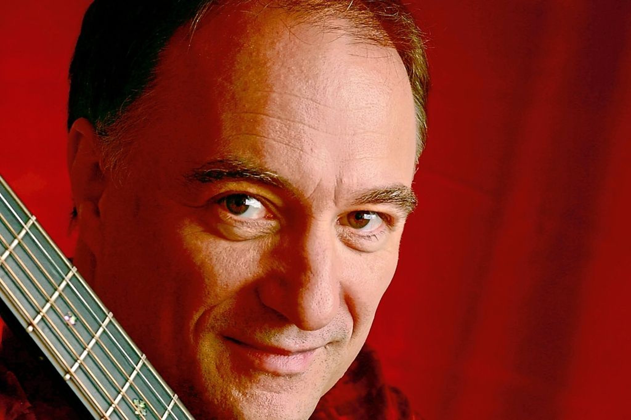 Gitarrist Peter Finger eröffnet Konzertsaison 2022