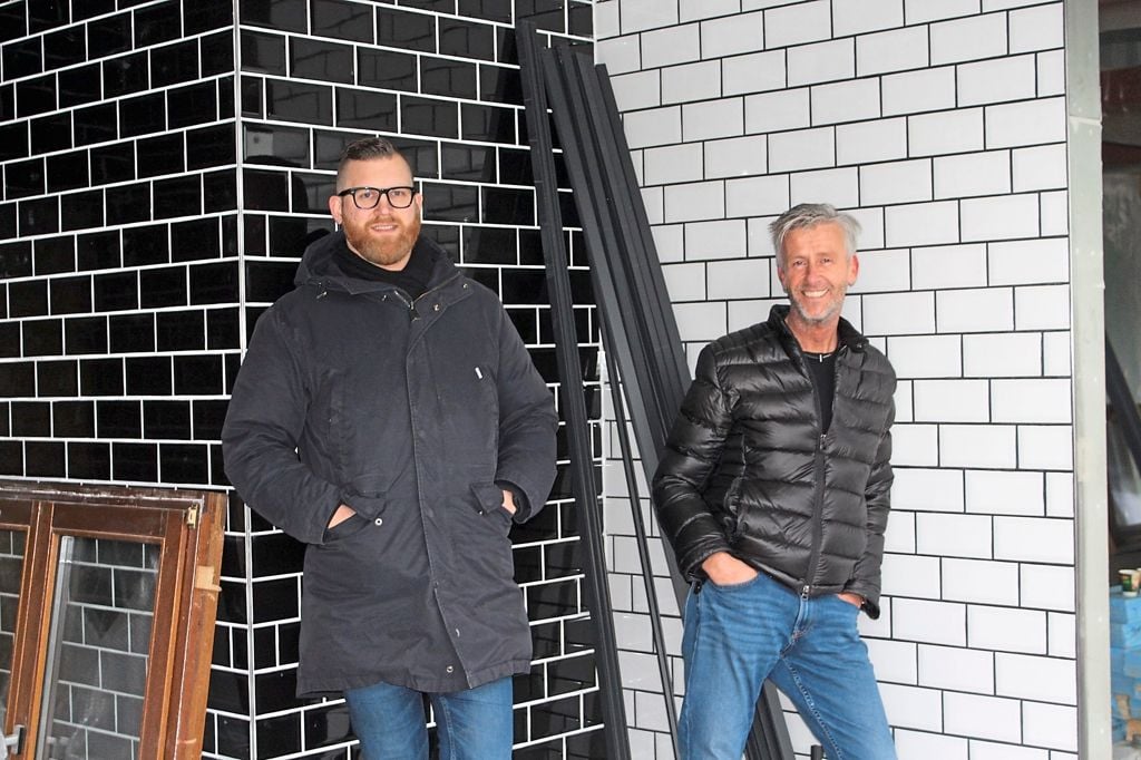 Eine Riesenpizza am See