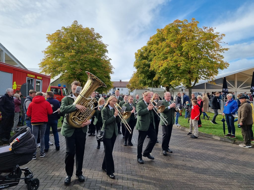 Oktoberwoche 2022: Festzug der Musikvereine in Warburg