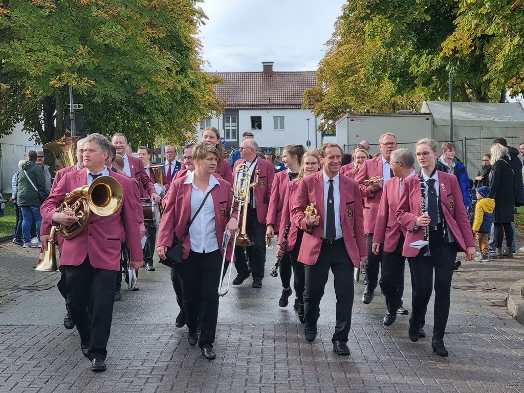 Oktoberwoche 2022: Festzug der Musikvereine in Warburg