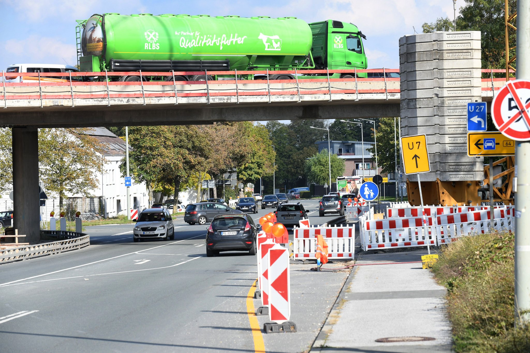 B64-Bauarbeiten: Verkehr rollt Richtung Höxter einspurig