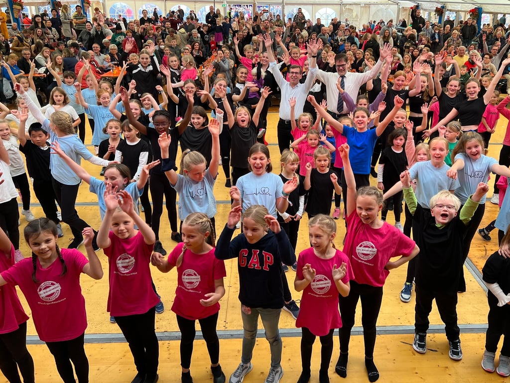 Showtanzen der Extraklasse auf der Oktoberwoche in Warburg