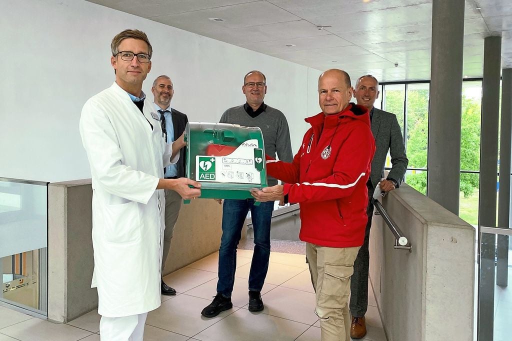 Laien-Defibrillator für die Sportunion