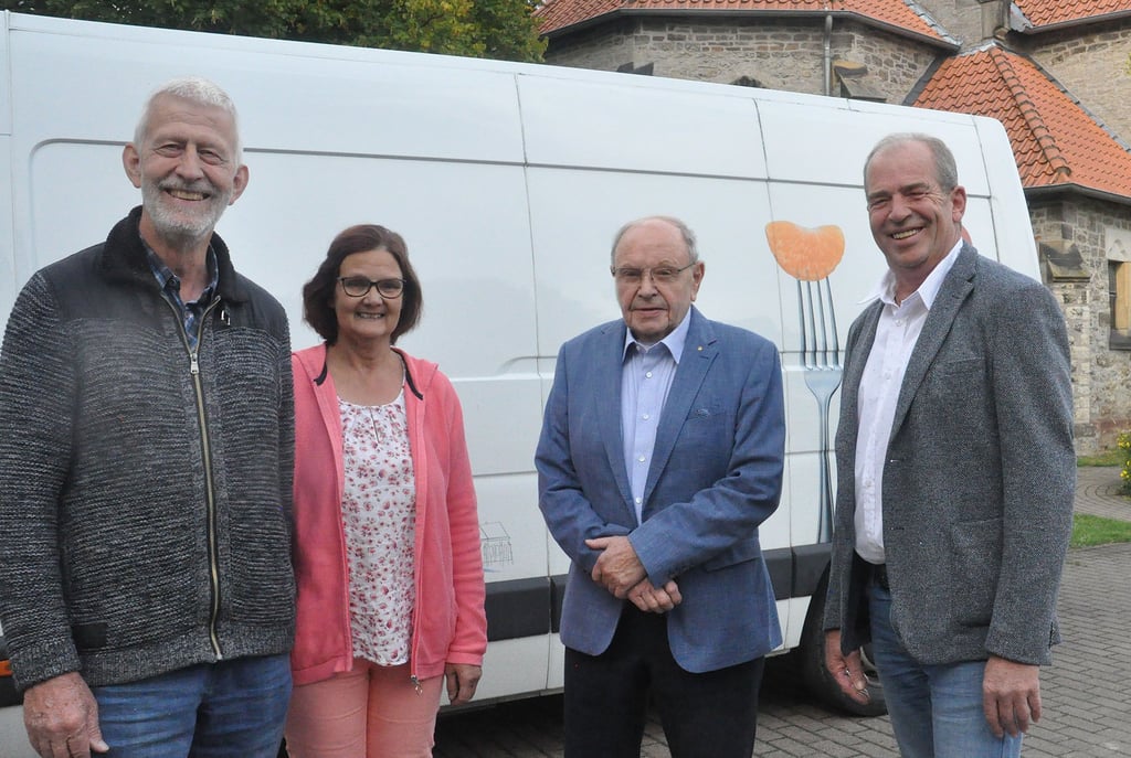 Willi Spier spendet 3200 Euro an Steinheimer Tisch und Tischlein deck ...